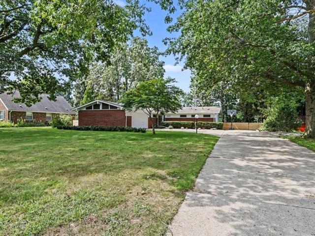 3206 W Valley View Dr, Saint Joseph, MI 49085