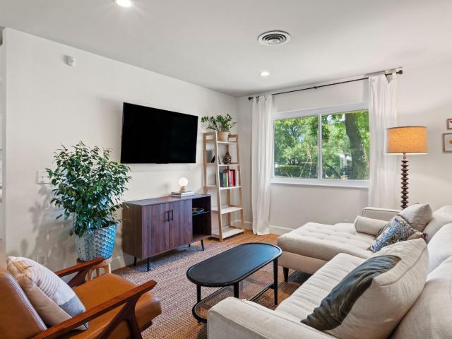 3207 Carol Ann Dr