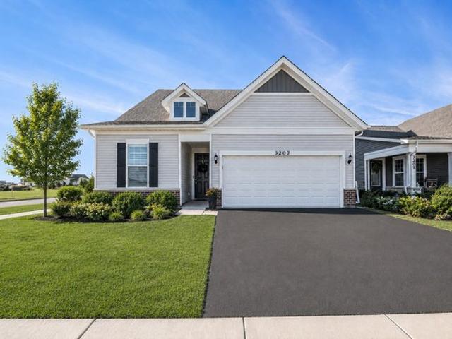 3207 Dove Mountain Dr, Aurora, IL 60503