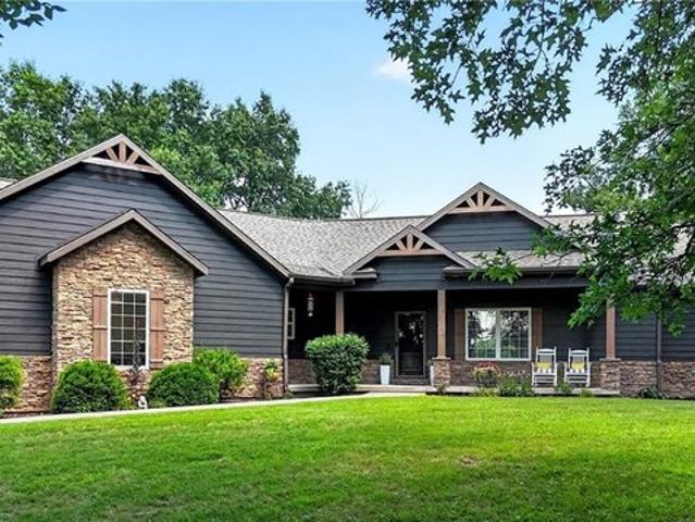 3207 E 20th St, Pittsburg, KS 66762