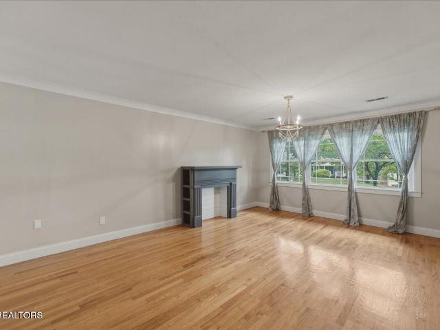3207 Hazelwood Rd