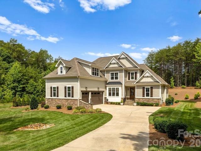 3207 James Plantation Dr, Denver, NC 28037