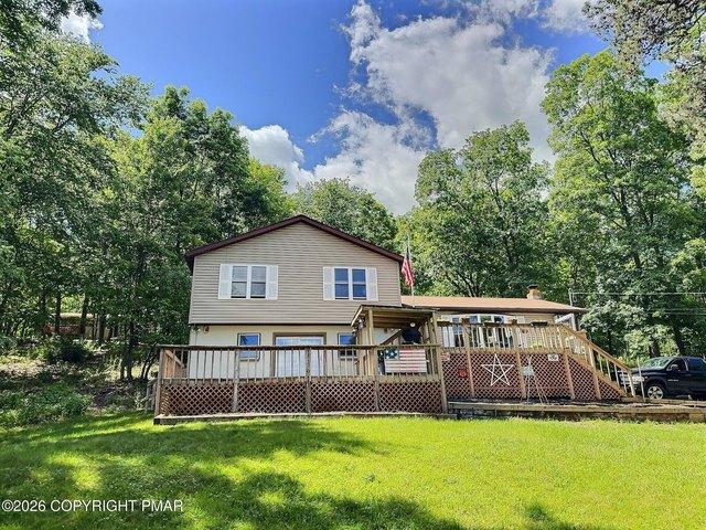 3207 Pine Ridge Dr, Bushkill, PA 18324