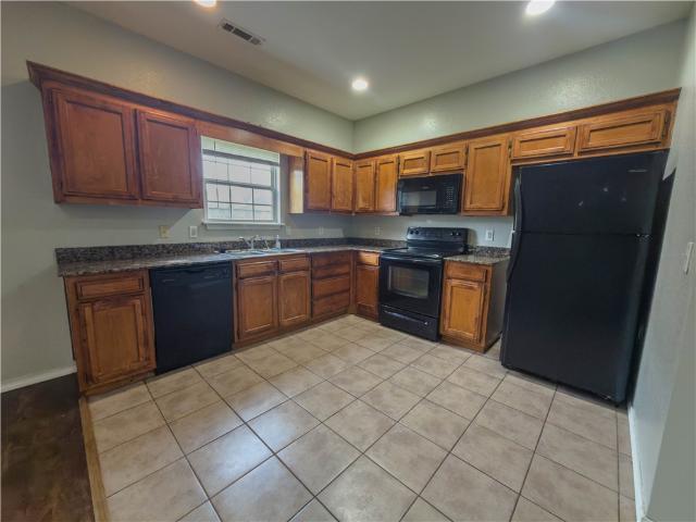 3207 SW Amberwood Drive 2