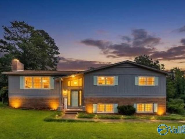 3207 Scenic Dr, Scottsboro, AL 35769