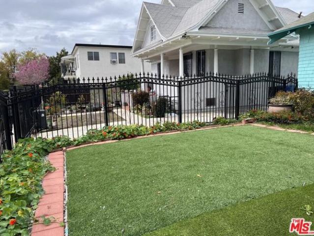 3207 W 18th St, Los Angeles, CA 90019