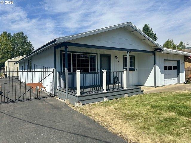 3208 N Union St, La Grande, OR 97850