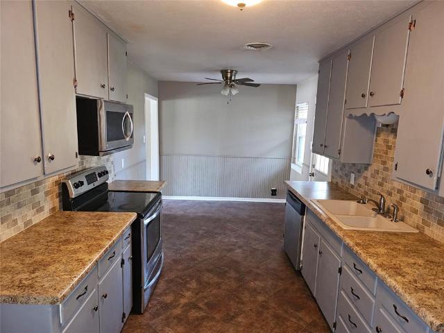 3208 Brown Trail