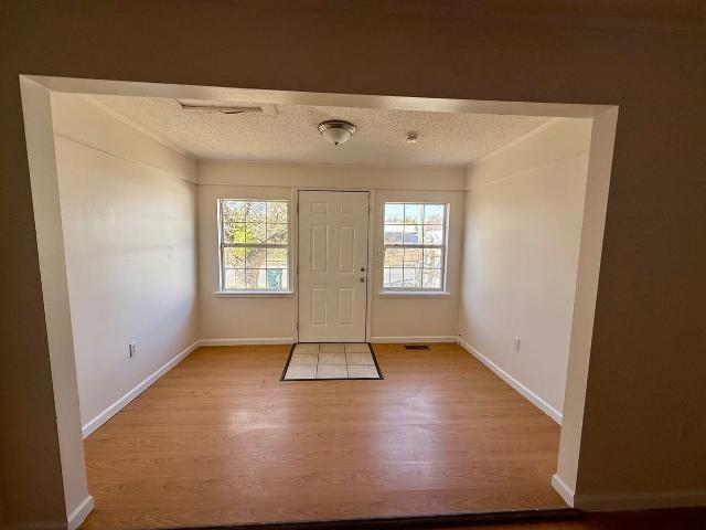 3208 Dodds Ave 2 Bedroom Apartment for Rent at 3208 Dodds Ave, Chattanooga, TN 37407 Ridgedale Oak Grove Clifton Hills