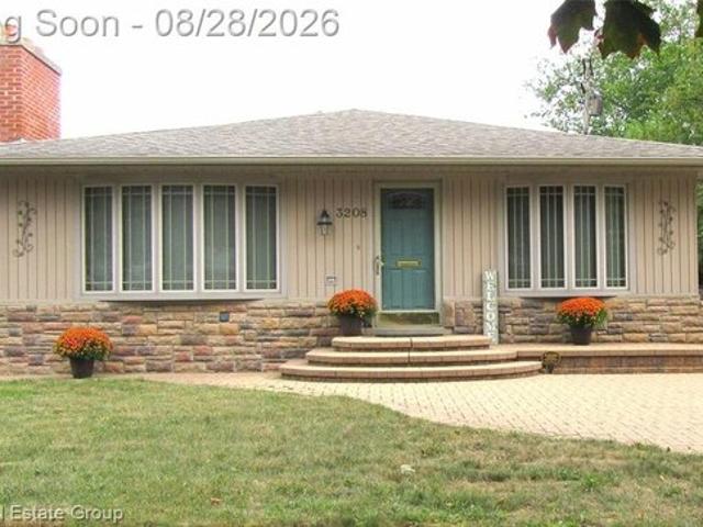 3208 Glenview Ave, Royal Oak, MI 48073