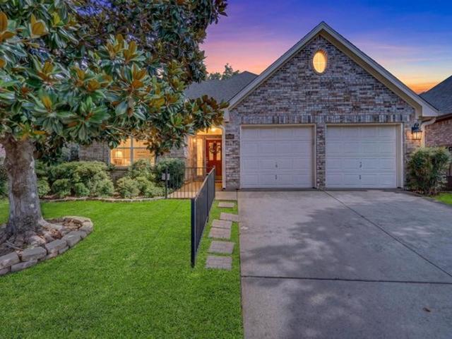 3208 Village Oak Dr, Arlington, TX 76017