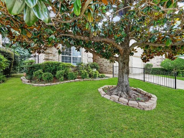 3208 Village Oak Drive