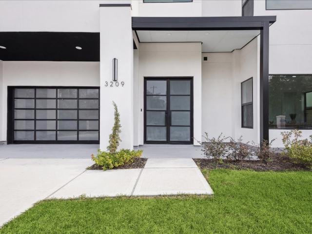 3209 McCulloch Cir, Houston, TX 77056 | MLS #71391 | Compass