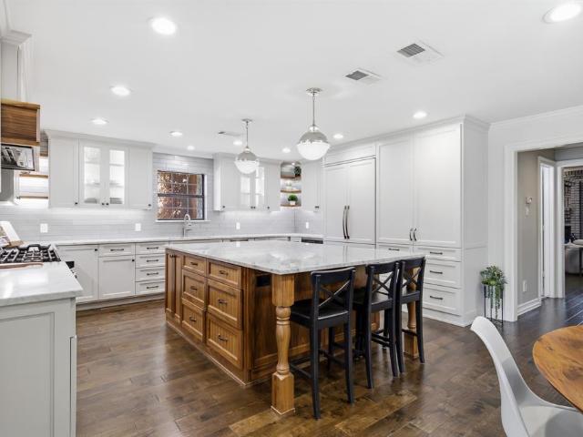 3209 Eaton Circle