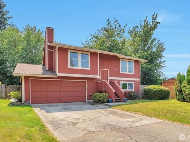 32007 Palace Ct, Carnation, WA 98014