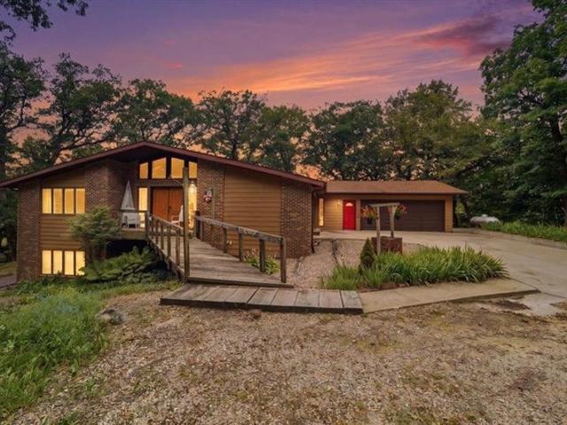32008 th St, Eldora, IA 50627