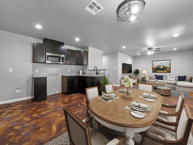 3200 N 17th St, Waco, TX 76708