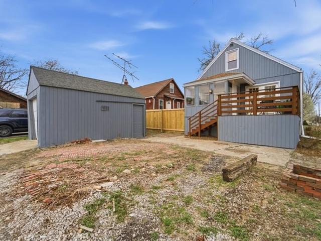 3200 Oxford St, Des Moines, IA 50313
