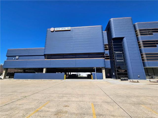 3200 Ridgelake Drive # 101