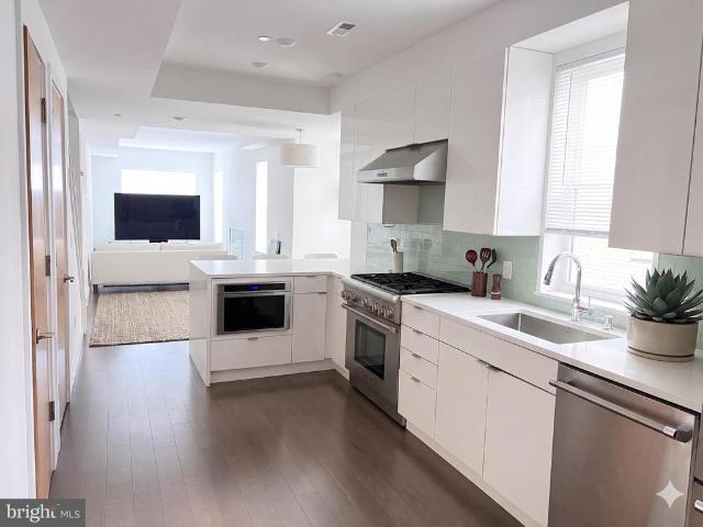 3200 Summer Street # 7
