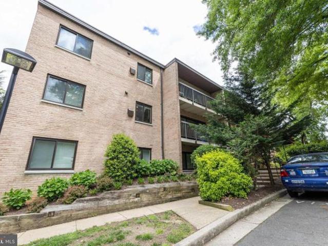 3200 S 28th Street S #301, Alexandria, VA 22302