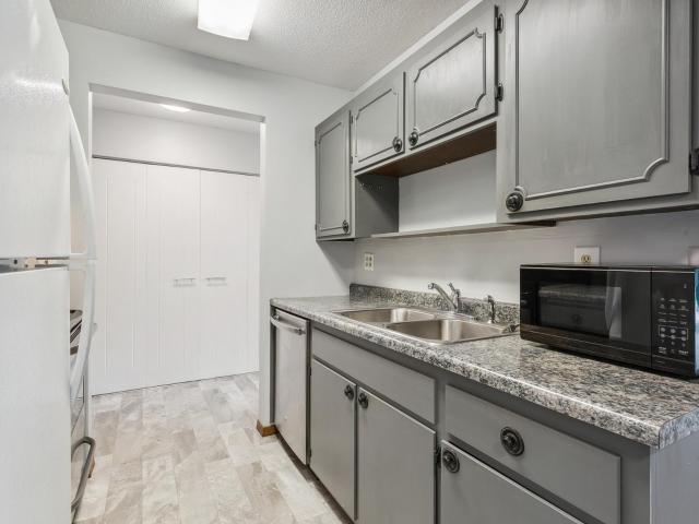 3200 Virginia Avenue S # 107