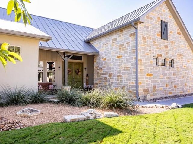 3200 18 Pinnacle Club Dr, Kerrville, TX 78028