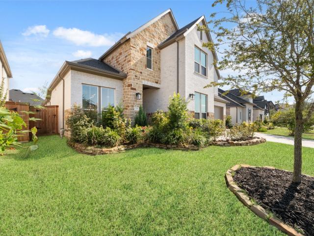 32018 Crested Knoll Court