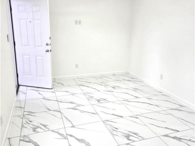 3201 Magdalena Street 4