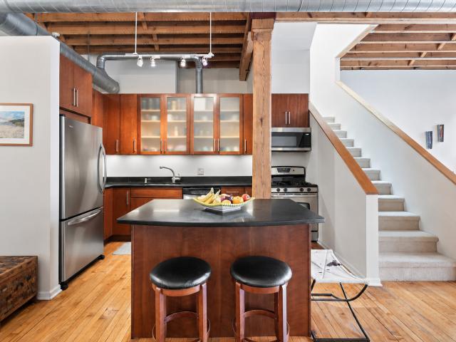 3201 n seminary avenue # 207