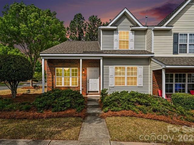 3201 Blythe Ridge Ct, Charlotte, NC 28213