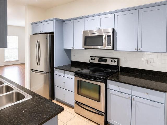 3201 Carondelet Street # 101