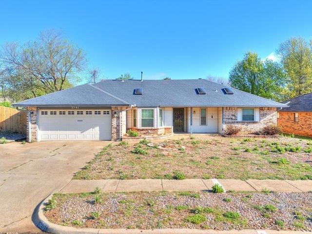 3201 Center St, The Village, OK 73120