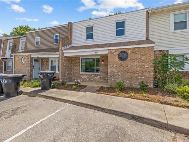 3201 Chesterton CT