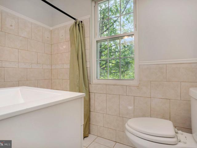 3201 Commonwealth Ave, Unit B, Alexandria, VA 22305 | MLS #VAAX2060