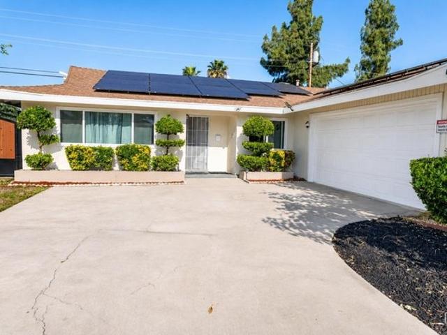 3201 Durrwood St, Bakersfield, CA 93304