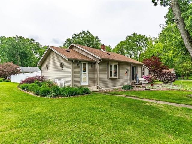 3201 E Division St, Decatur, IL 62526