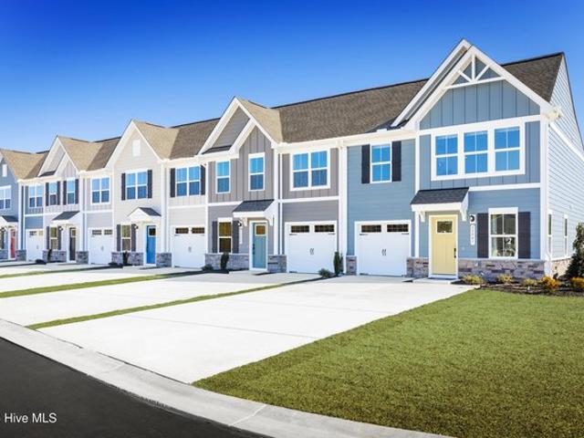 3201 Edgehill Dr, Navassa, NC 28451