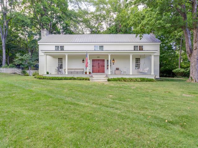 3201 Herbert Dr