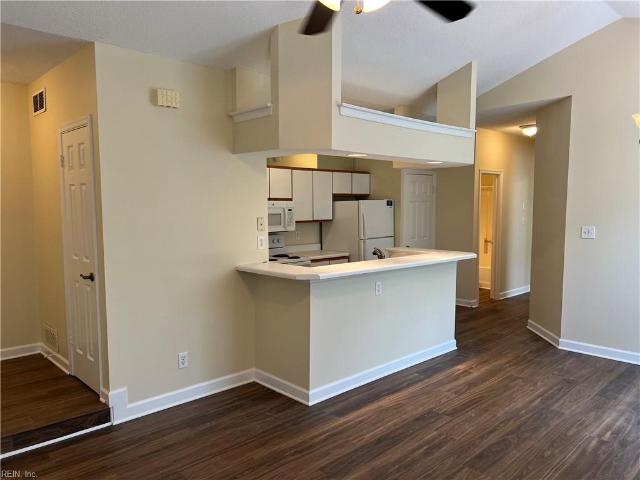 3201 Jade CT # 304