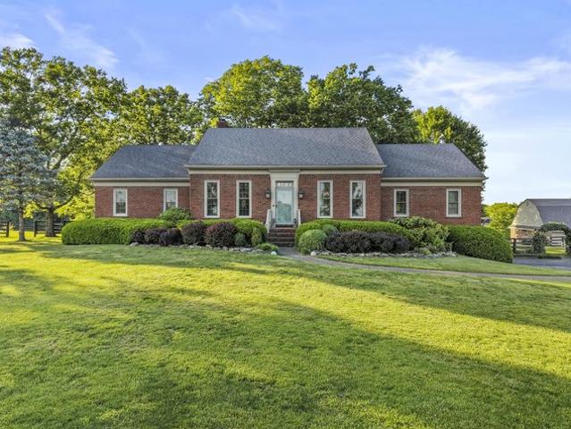 3201 Raven Creek Dr, Lexington, KY 40515
