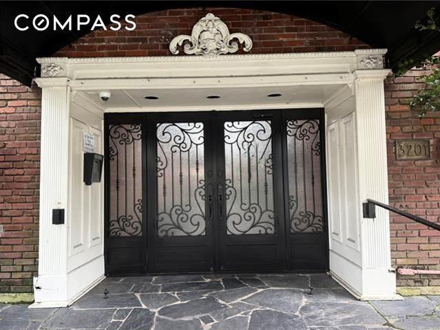 3201 St Charles Ave 302, New Orleans, LA