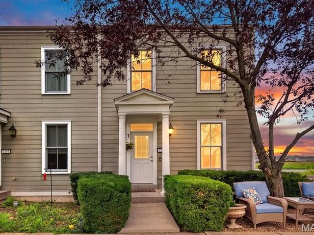 3201 S Civic Green Way, Saint Charles, MO 63301