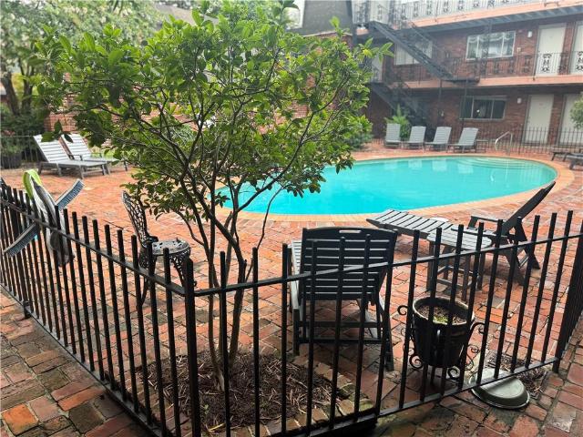 3201 Saint Charles Avenue # 330