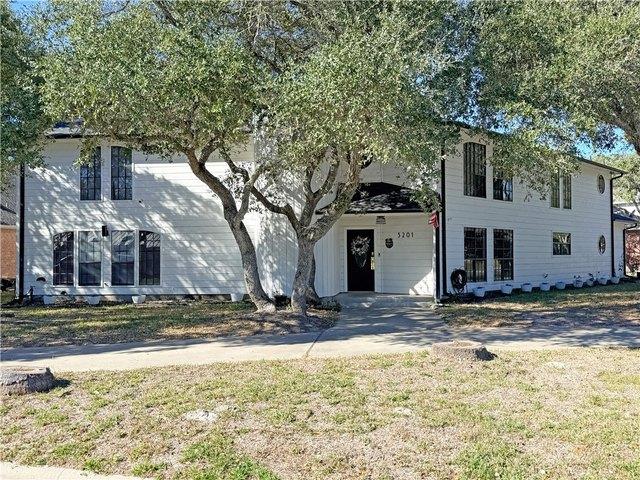 3201 Traylor Blvd, Rockport, TX 78382