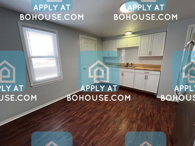 3202 McArthur