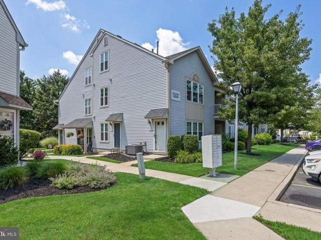 3202 B Ramsbury Ct, Mount Laurel, NJ 08054