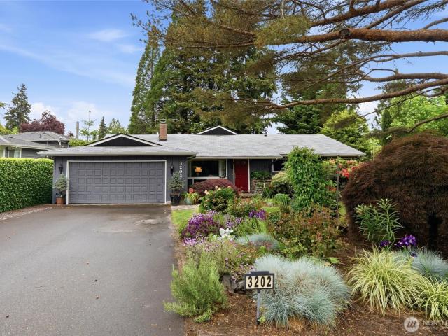 3202 Crystal Springs Road W