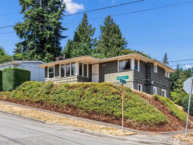 3202 Farragut St, Bremerton, WA 98312