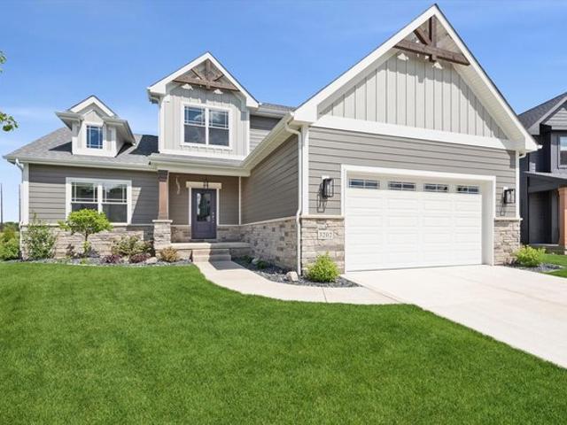 3202 Forestside Ln, Valparaiso, IN 46385